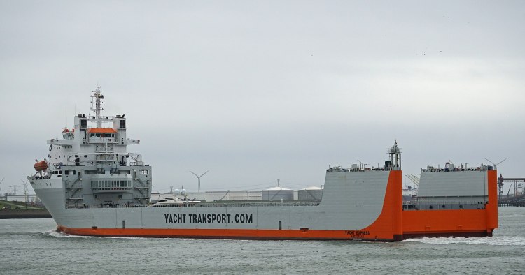 Florida to Tahiti on Yacht Express – Cormacks On Cambria